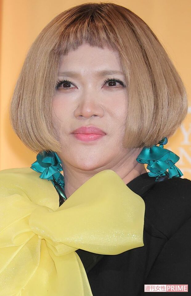 IKKO「ボブはいろんな悩みを背負い投げ～！」ニューヘアは“前髪パッツン”！大胆イメチェンのワケを直撃「費用は約35万円の間」と「小顔効果」（3ページ目） | 週刊女性PRIME