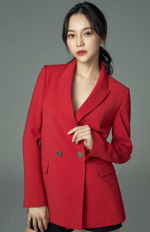 韓国の人気アイドルが日本で再出発、衝撃ヘアーでデビューしたICONIQことアユミの現在「韓国で3度のブレイク」と「コスメブランドディレクター」の道（5ページ目） | 週刊女性PRIME